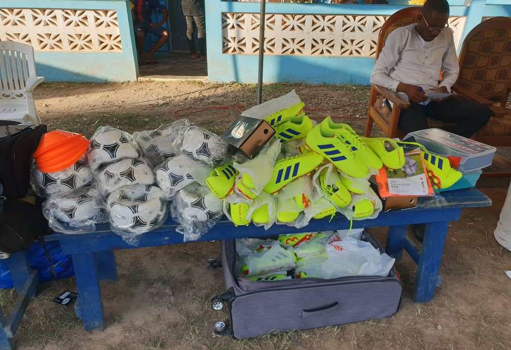 Athletics coach Wisdom Loh donates sports equipment to Shepherd Stars ...